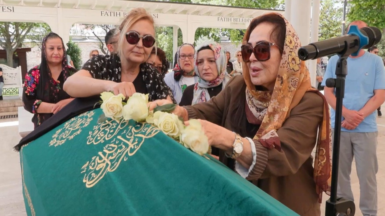 'Panter Emel' toprağa verildi - SacitAslan.com