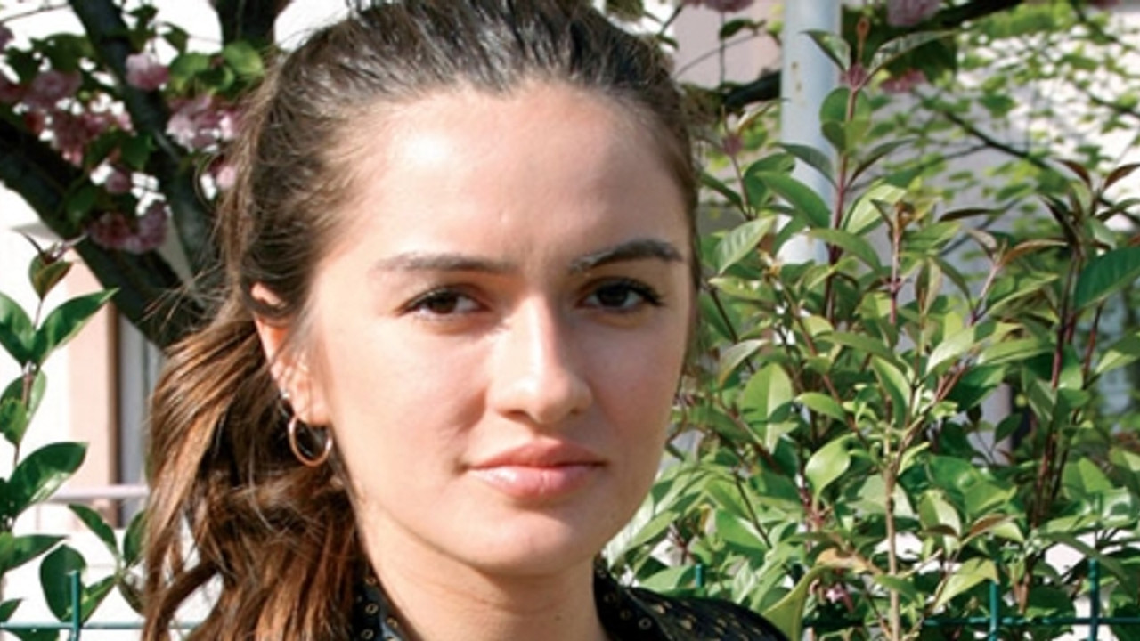 Tuğçe Dural asansörde neler yaşadı?.. - SacitAslan.com