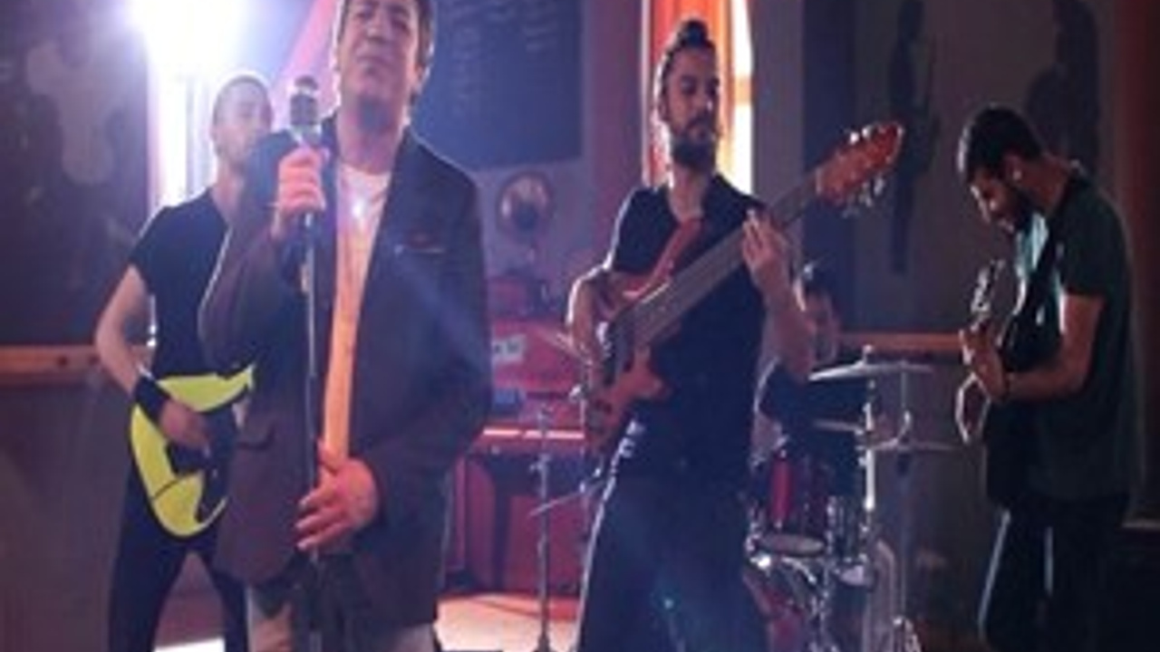 Ali Altay'dan yaza özel şarkı - SacitAslan.com