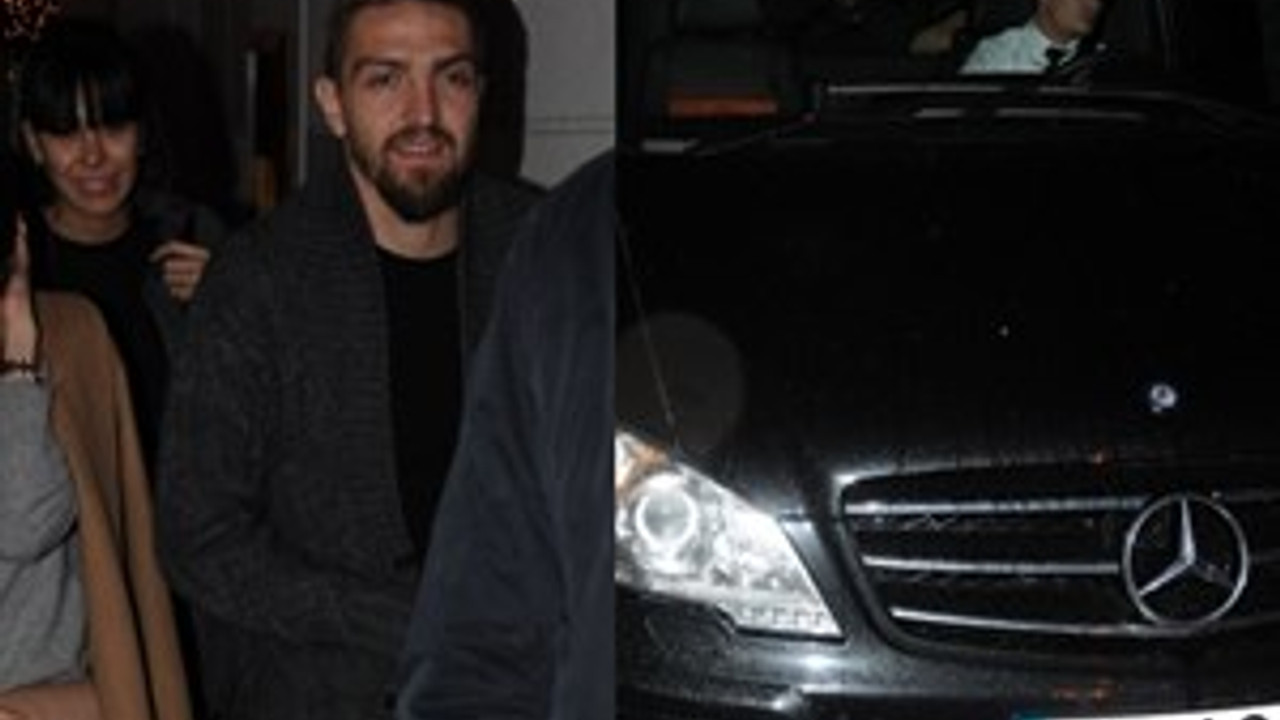 Caner ve Asena'nın özel aracına özel plaka - SacitAslan.com