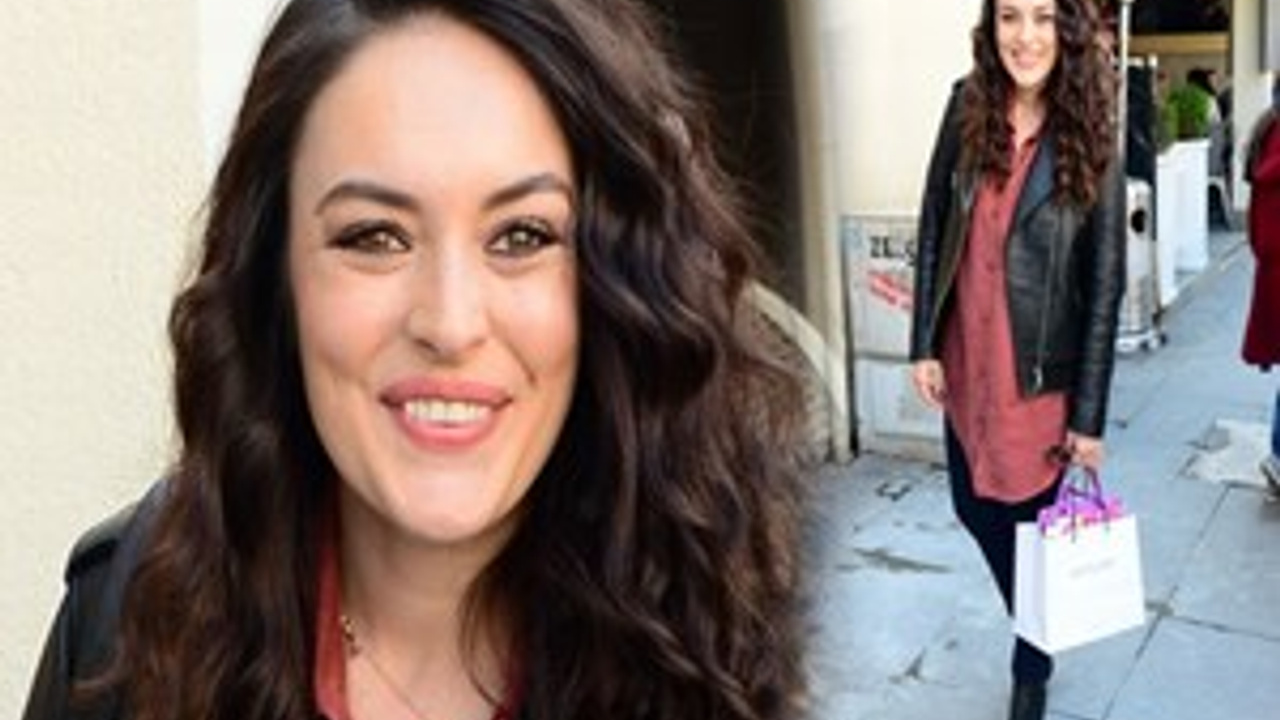 Ezgi Mola'dan müjdeli haber!.. - SacitAslan.com Ezgi Mola'dan müjdeli haber!.. - SacitAslan.com