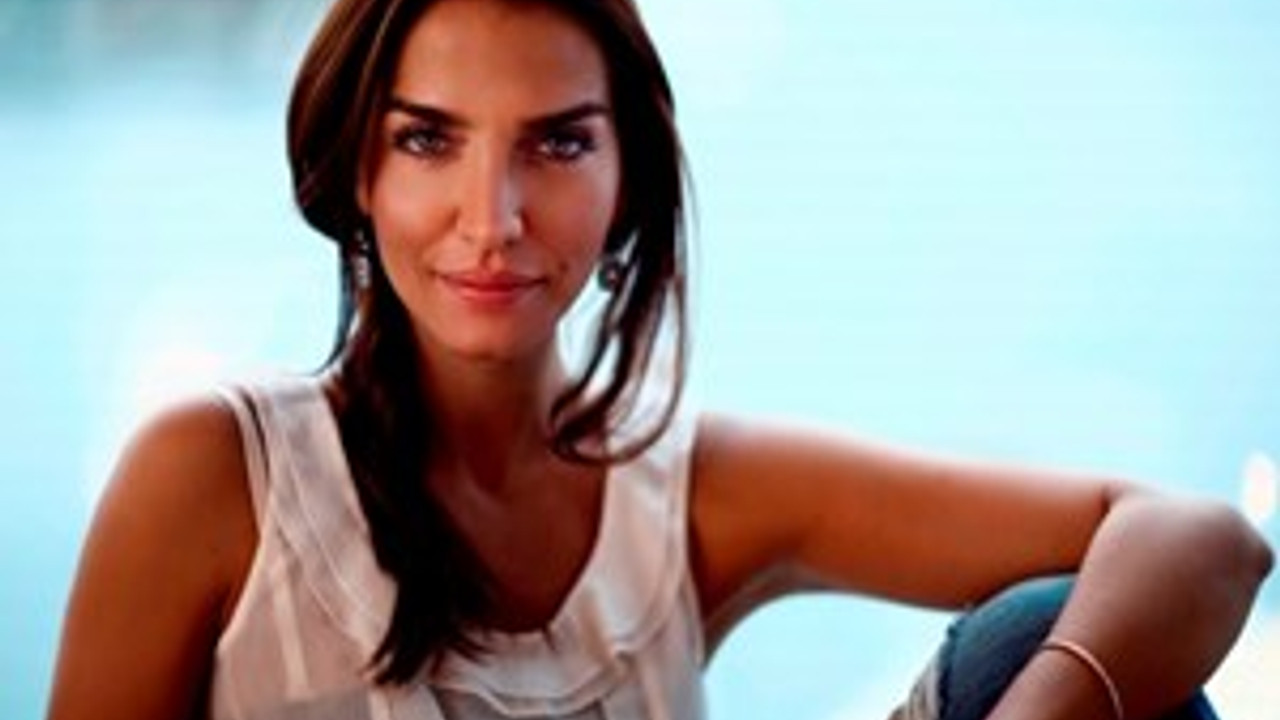 Ebru Akel şikayetinden vazgeçti! - SacitAslan.com